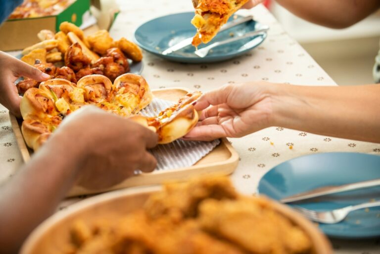 The Big Night In: 12 Simple Tips For A Cheap Takeaway - TopCashback ...